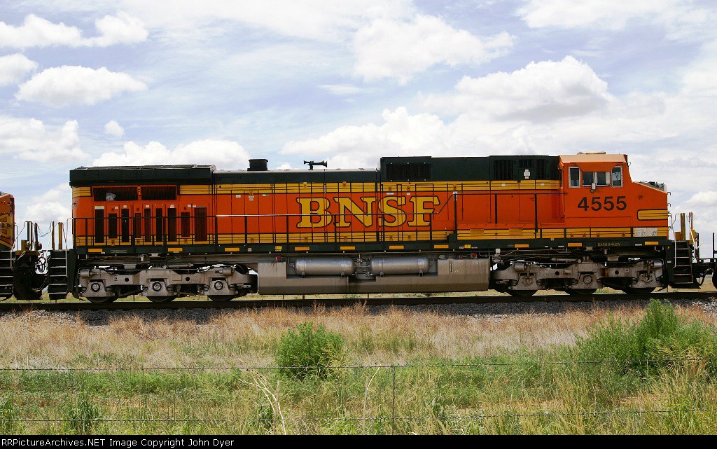 BNSF 4555